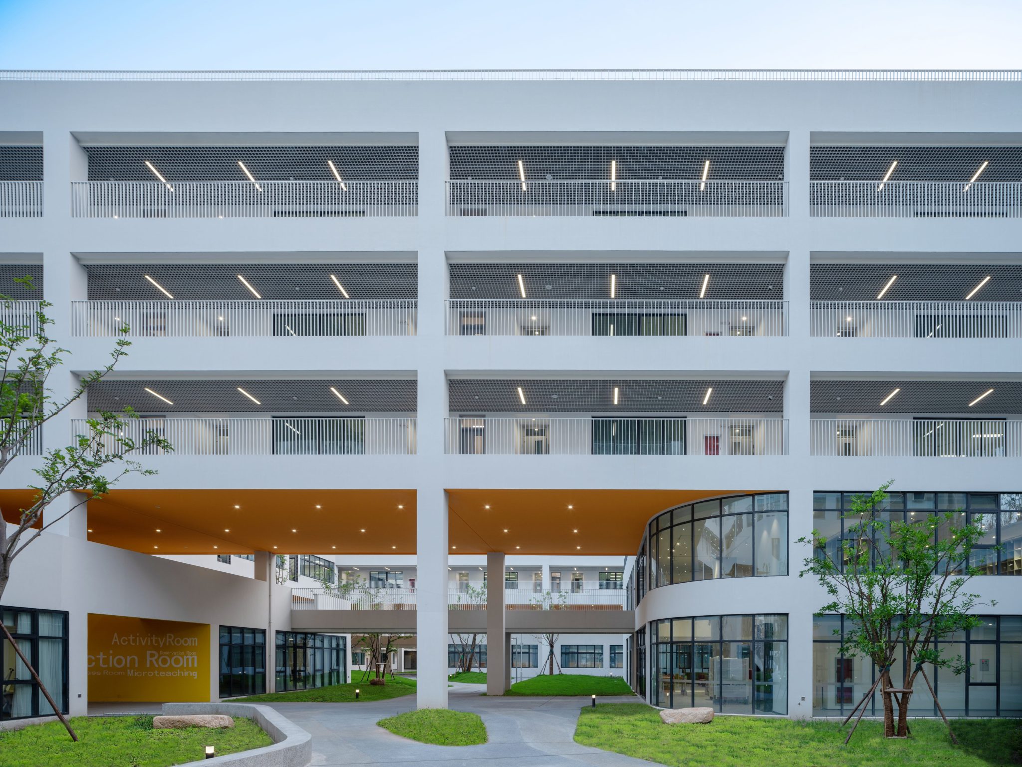 Huizhen High School: 2023 World Building of the Year Triumph ...