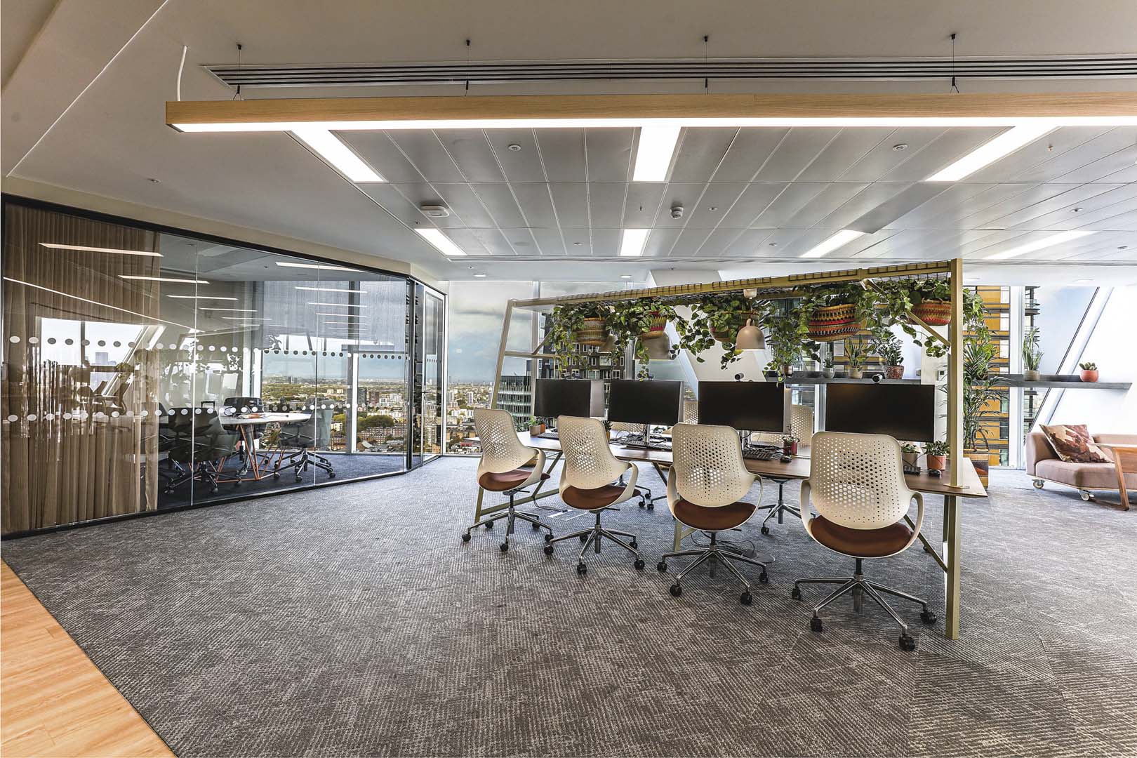 8 – Touchdown desks, featuring Frovi Relic Cloud desk and Boss Coza ...