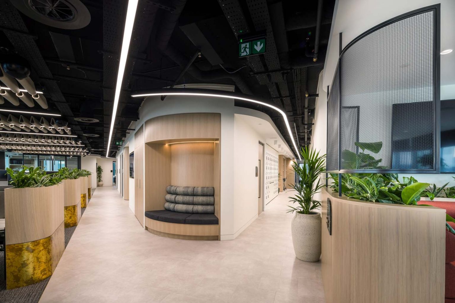 43 – Corner seating and adjacent walkways – Architecture List